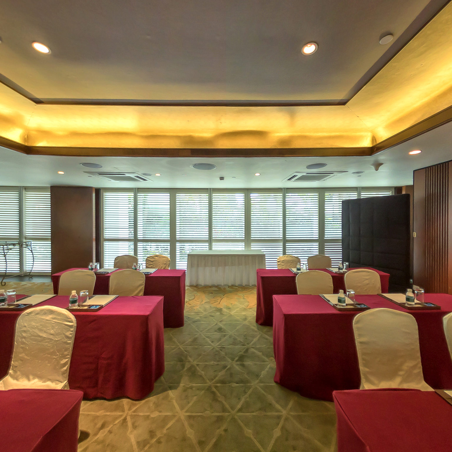 Index of /VR/ShangriLa/Garden_Terrace_Classroom/panos/Garden_Terrace ...